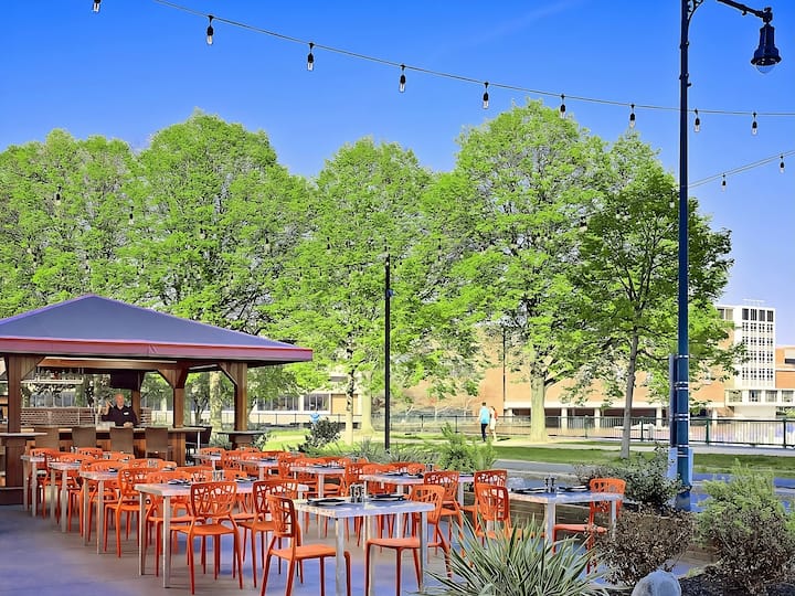 3 Units | Queen Beds | Close To Cambridge Sights - Boston, MA