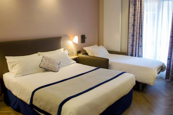 Hotel De Sevigne - Superior Triple Room - Paris