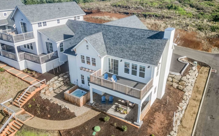 Beautiful Ocean Views-hot Tub-ev Charger - Depoe Bay, OR
