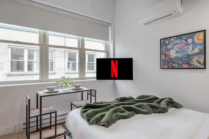 City Center Living – Walk Score 100 - Montreal