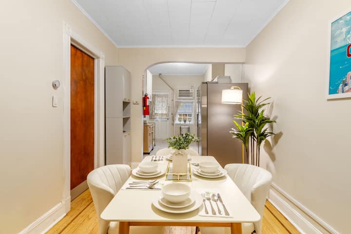 Modern Comfort Minutes From Manhattan, Sleeps 4 - Jersey City, NJ