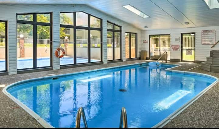 Indoor Pool & Sauna | Minutes To Branson 76 Strip - Branson, MO