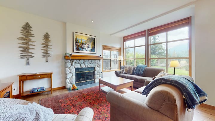 2br | Wood Fire | Hot Tub | Nature Views | Bbq - Whistler