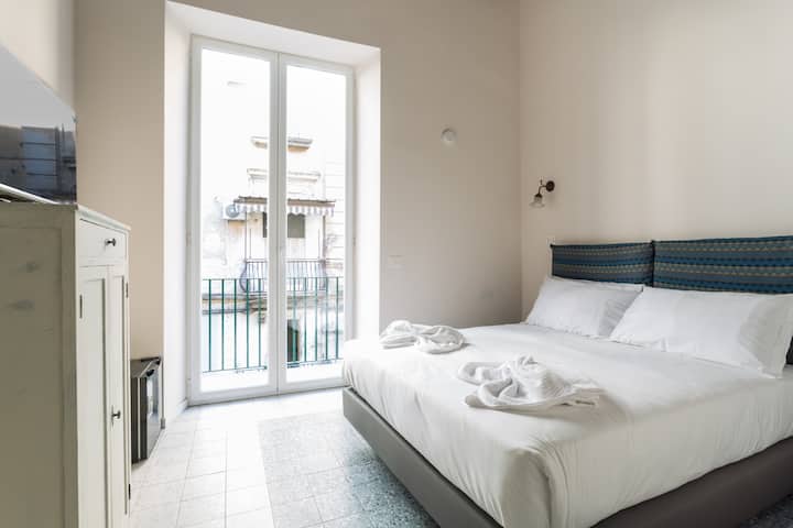 San Gennaro Room 3 Santi - Naples