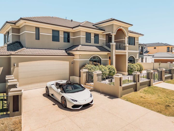 The Iluka Mirage | Sauna | Spa | Heated Pool | 5br - Perth