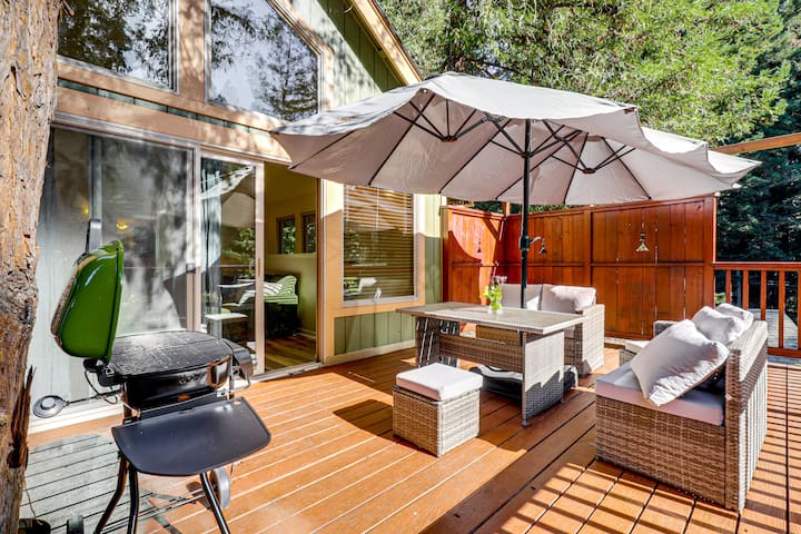 Redwoods Escape W/ Hot Tub: Near Russian River! - Guerneville, CA