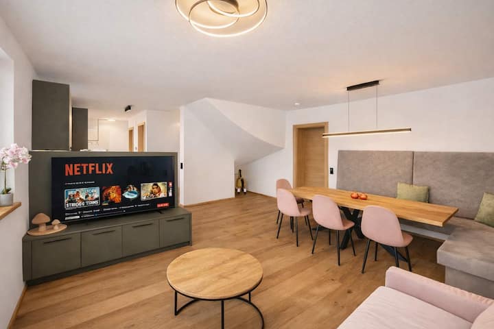 Skyline Chalet – By Alpenluxus Collection - Tux