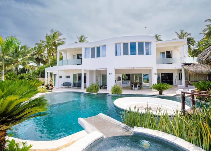 Villa Emoción Del Mar – Beachfront Luxury Villa - Cabarete