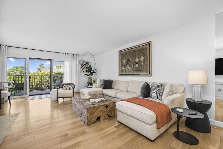 Dolphin Cove Condo In Del Mar Woods - Del Mar, CA