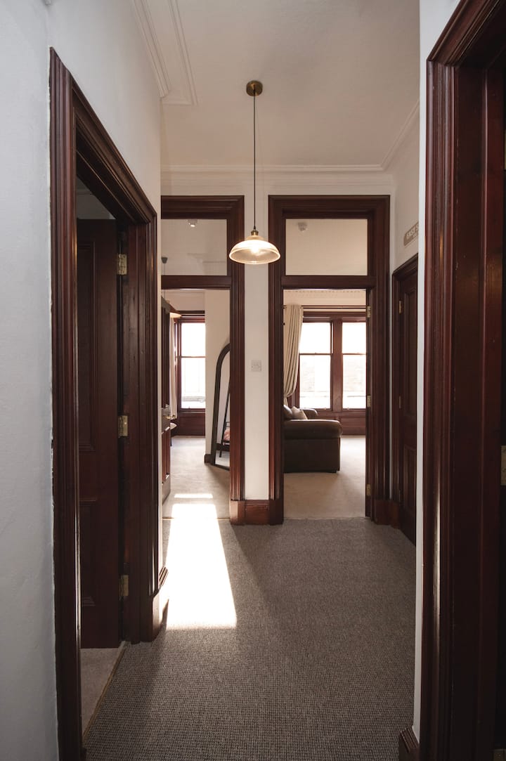 Modern West End Gem - Dundee