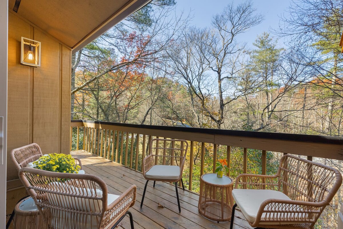 Blue Moon Cabin-Designer Split Level + Resort - Airbnb