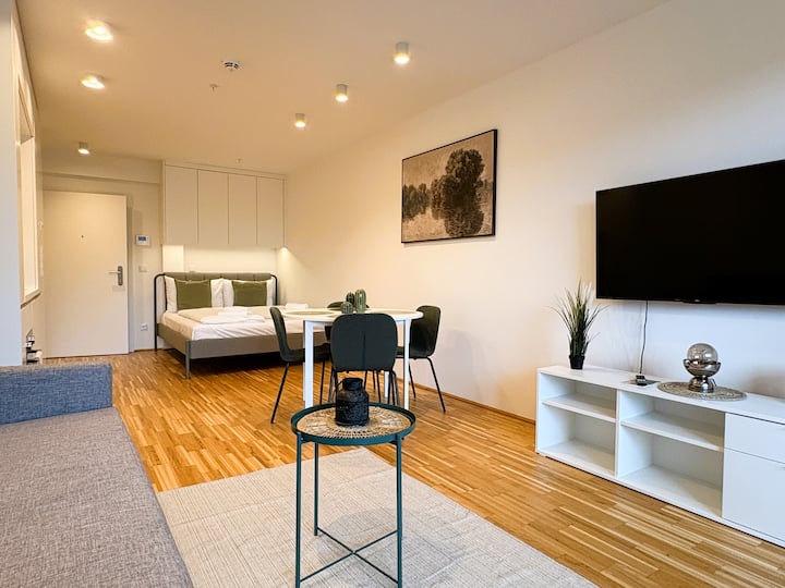 Tower Mit Direkter Anbindung Zum Zentrum! - Schwechat