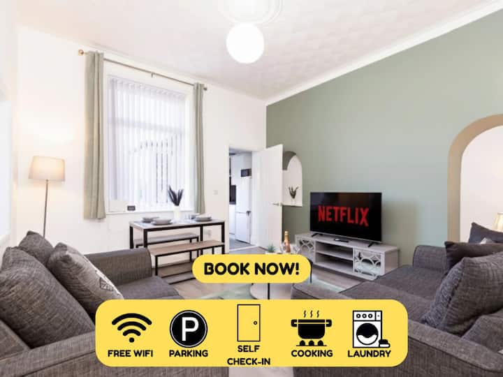 Stylish 3br Home With Parking By University - Sunderland