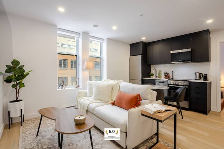 Historic Hideaway – Bright Loft In Old Montreal - LaSalle