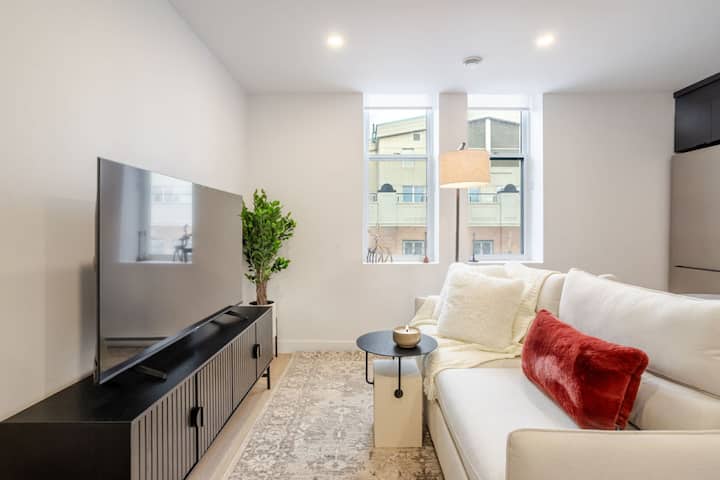 Vintage Moderne Old Mtl Retreat - Lasalle