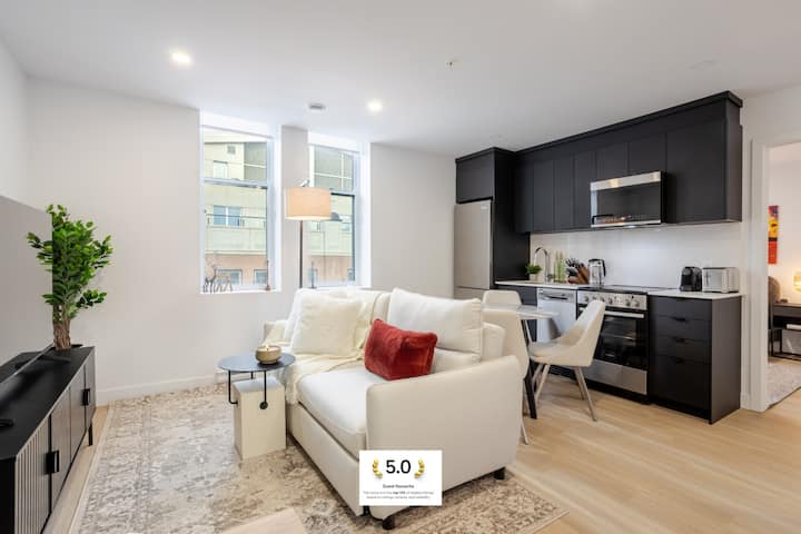 Vintage Moderne – Old Mtl Retreat - LaSalle