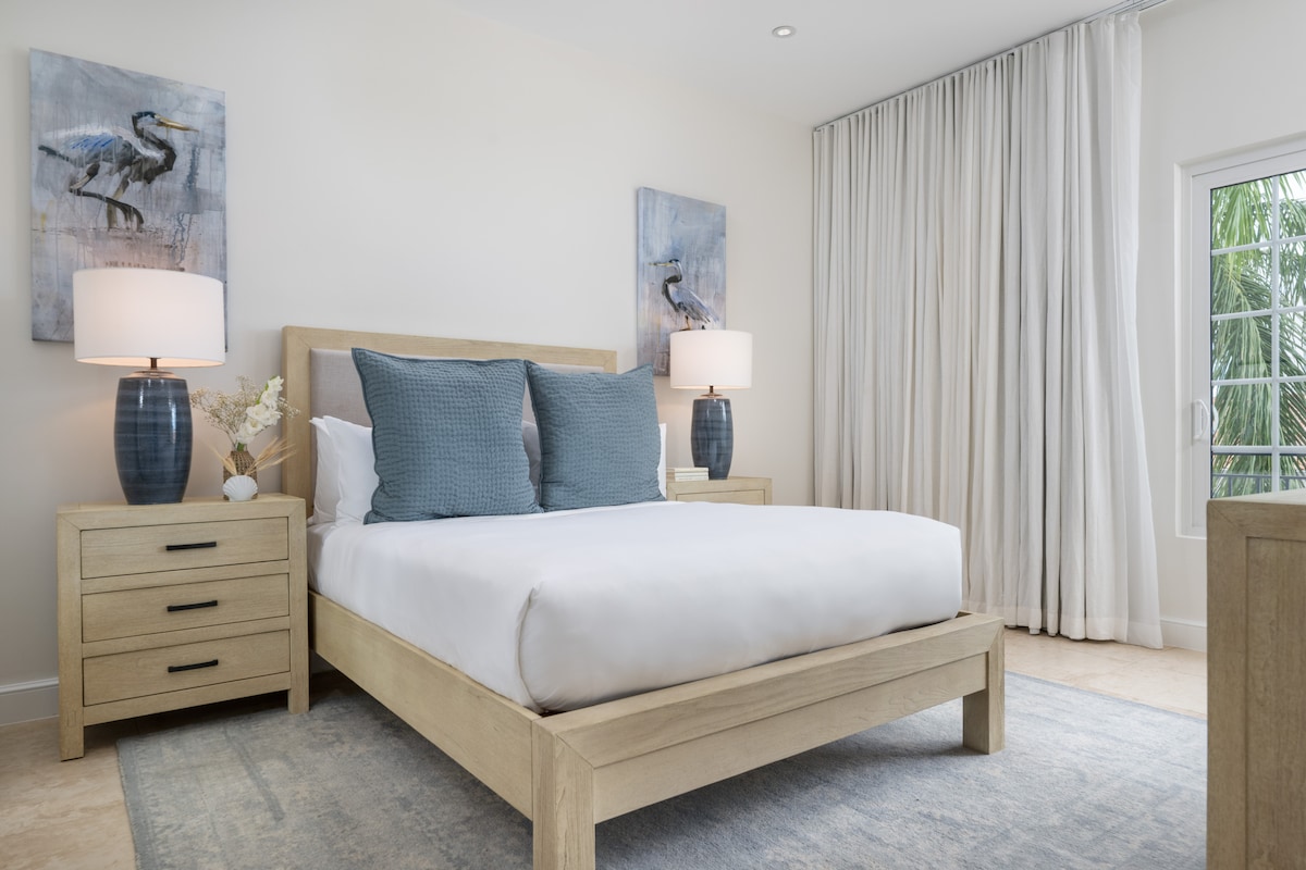 Newly Renovated on Grace Bay - OGBTH 3 BR (K203) - Airbnb