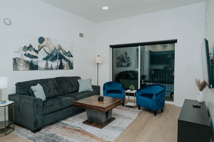 Luxury 2 Bed/ 2 Bath Dt Free Parking/pool/hot Tub - Salt Lake City, UT