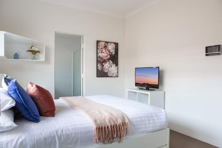 Bright Studio Steps From Westmead Hospital - Blacktown