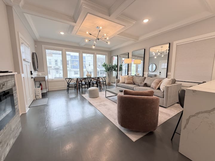 Beautiful 3br 2.5ba Condo W/2 Car Parking - Jersey City, NJ