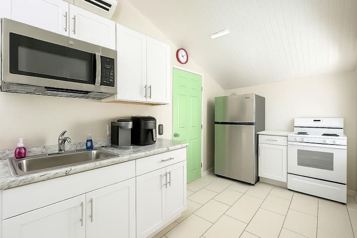 Charming Coastal Getaway - Englewood, FL