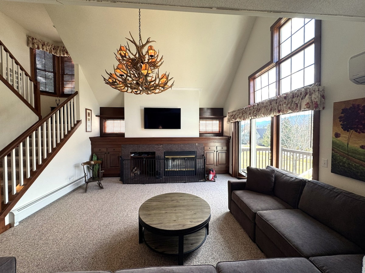 Greenspring Townhome- Shuttle, Pool, Hot Tub & Gym - Townhouses for ...