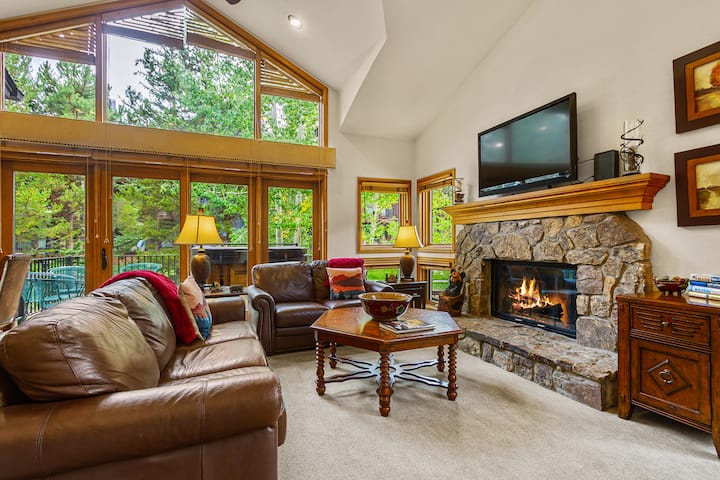 Close To Downtown Breck, Amenities, Private Garage - Breckenridge, CO