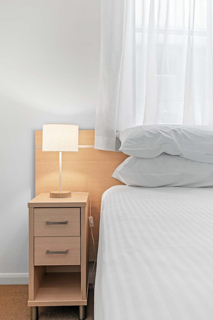 Central 2-bed Apartment With River Views - Brisbane