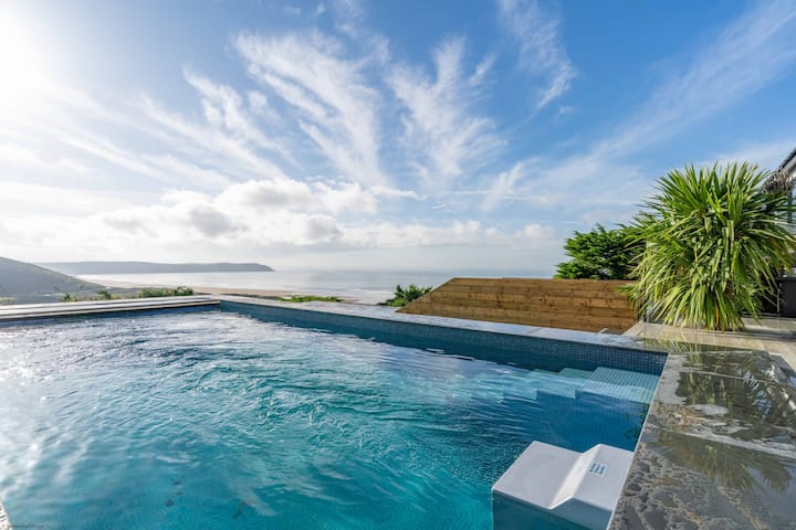 Pebbles Chichester Park - Croyde