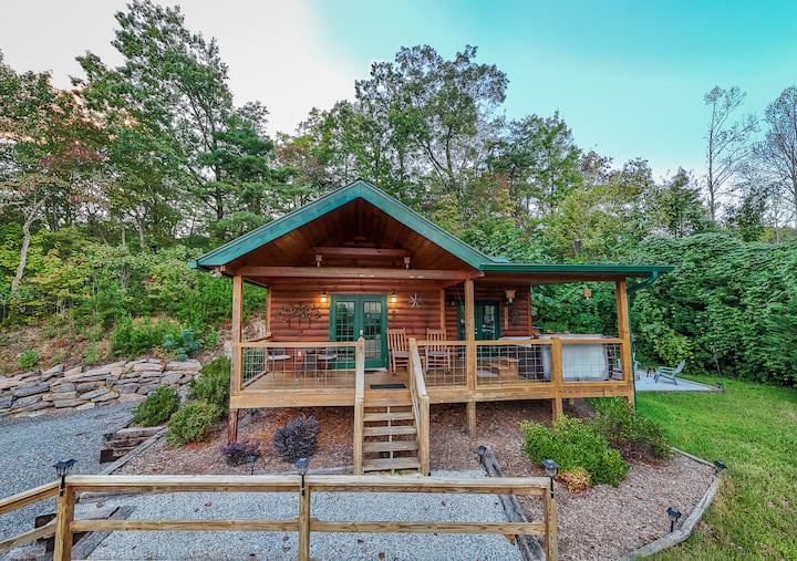 Star View- Honeymoon Cabin| Mountain View| Hot Tub - Bryson City, NC
