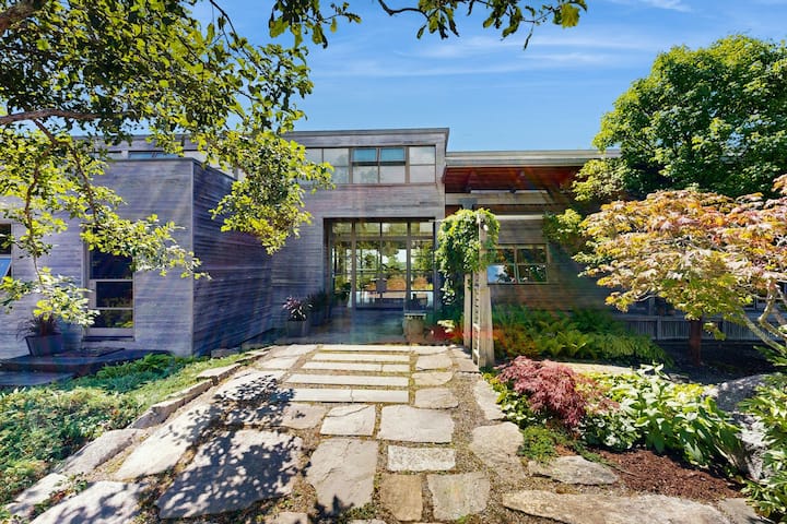 2br Coastal Retreat With Walk-to-beach Access - Vinalhaven