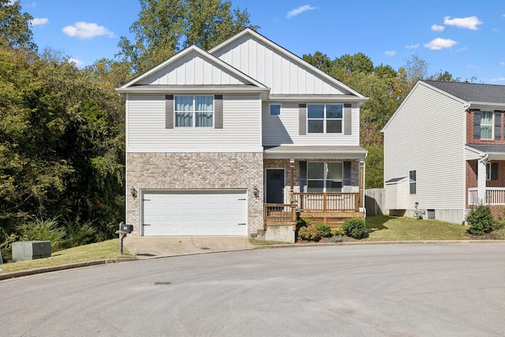 Spacious Family Retreat *Pet Friendly 3 Bedroom - Brentwood, TN