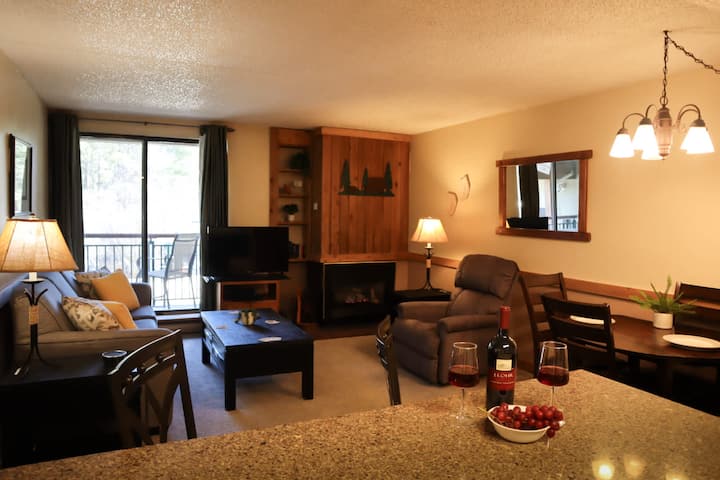 Ski Straight To Your Cozy Condo In The Mountains - Breckenridge, CO