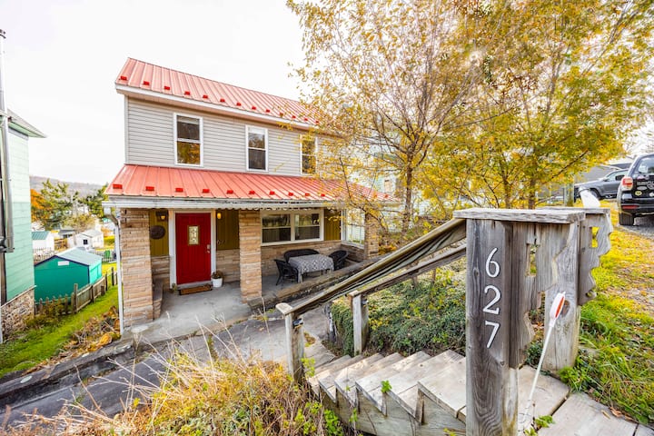 Updated Home In The Heart Of Davis – Walk To - Blackwater Falls State Park, Davis