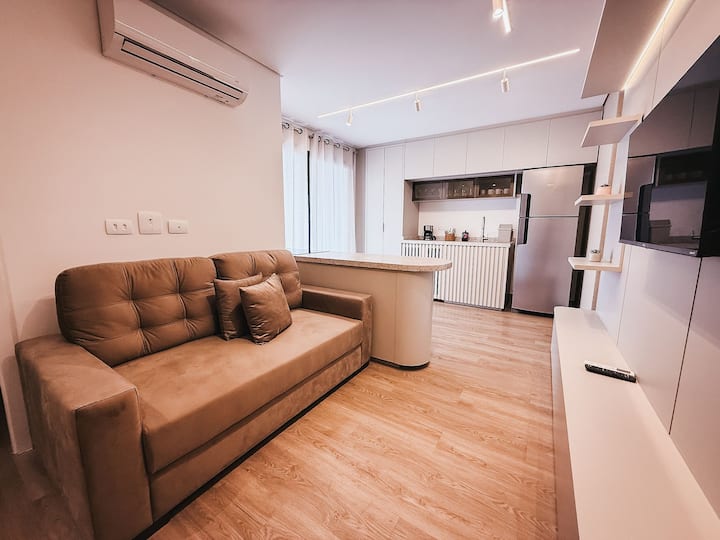 Ap Para 4 Pessoas Novinho, Próximo Ao Mercadão - マリンガ