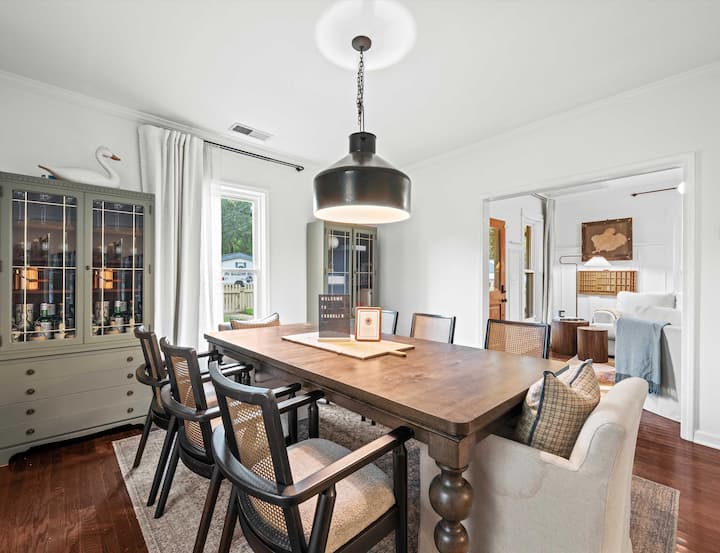 The Franklin House, Home For 6 - Franklin, TN