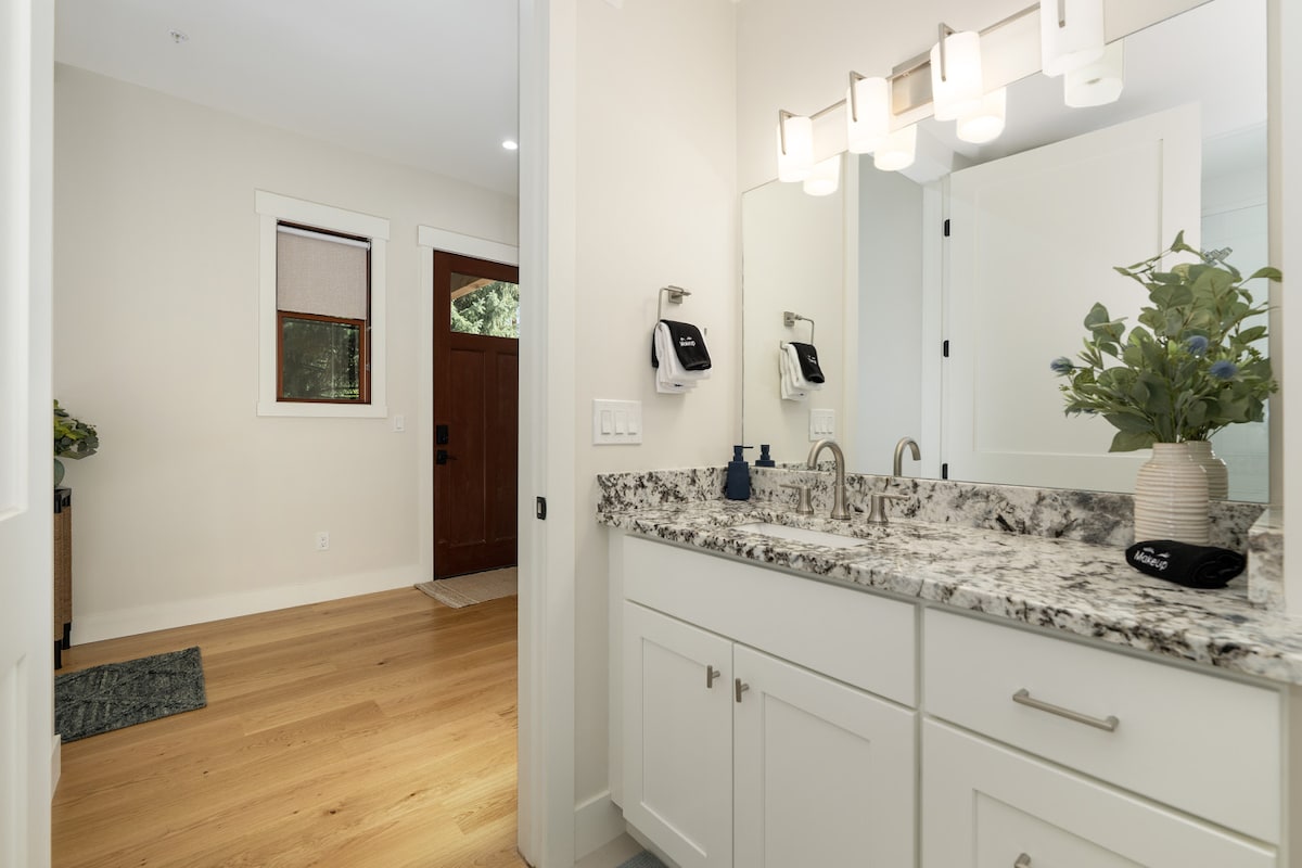 Grand Lake Hideaway Walk to Lake and Restaurants - Apartments for Rent ...