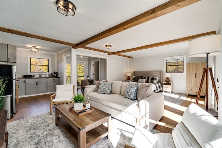 Cozy Mountain Escape By Downtown - Highlands, NC