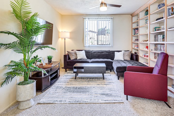 Hike, Sip & Explore: Couple’s Retreat In Fallbrook - 폴브룩