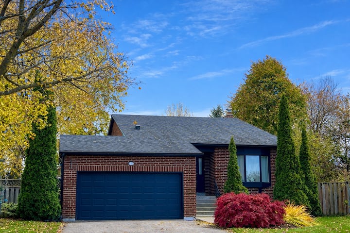 Monthly Family Home-hospitals-transit-shopping - Bradford, ON, Canada