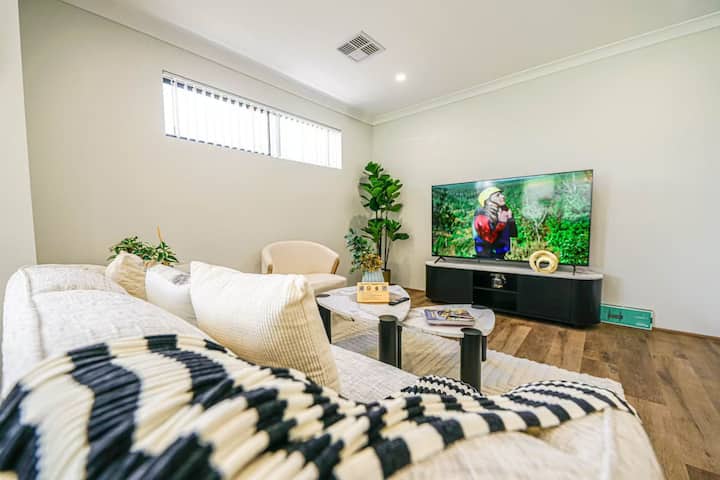 Stayau 4brm Family Beach Retreat In Secret Harbour - Rockingham