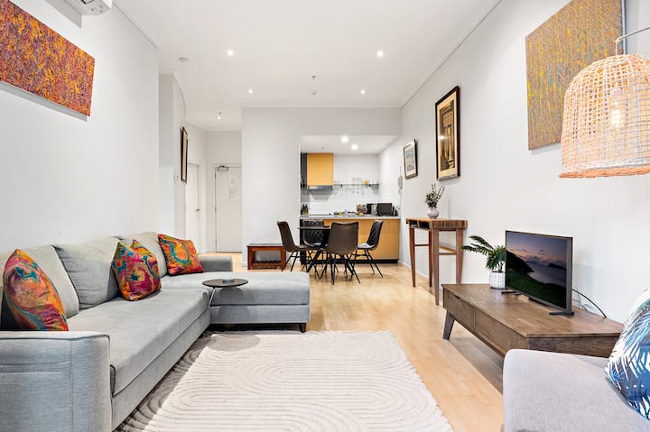 Peaceful 2-bed Apartment With Gym & Pool - Melbourne