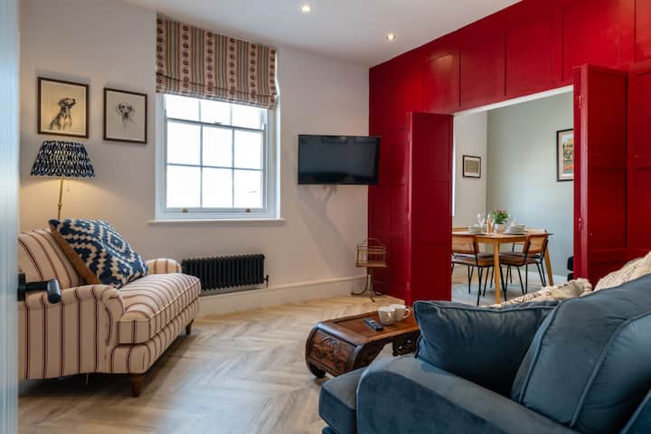 Stunning High Street Hideaway In Cheltenham - チェルトナム