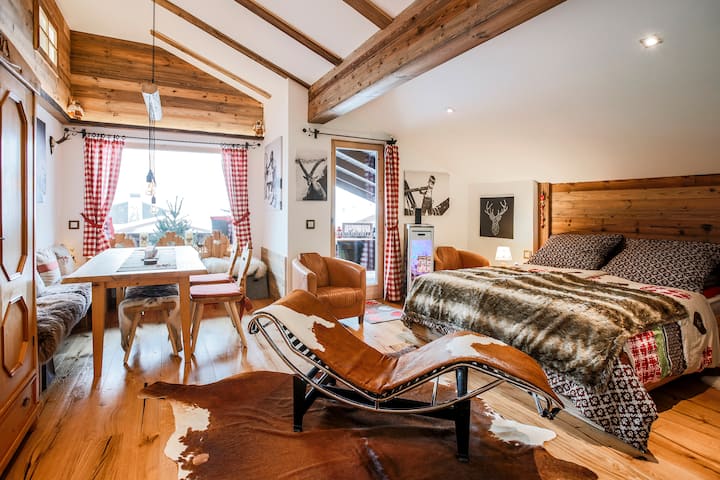 Kleines Alpenglück Mit Blick Auf Kaiser Gebirge - Reit im Winkl