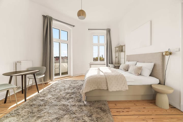 Cozy Room In A 4-bedroom Apartment In Friedrichsha - Berlín