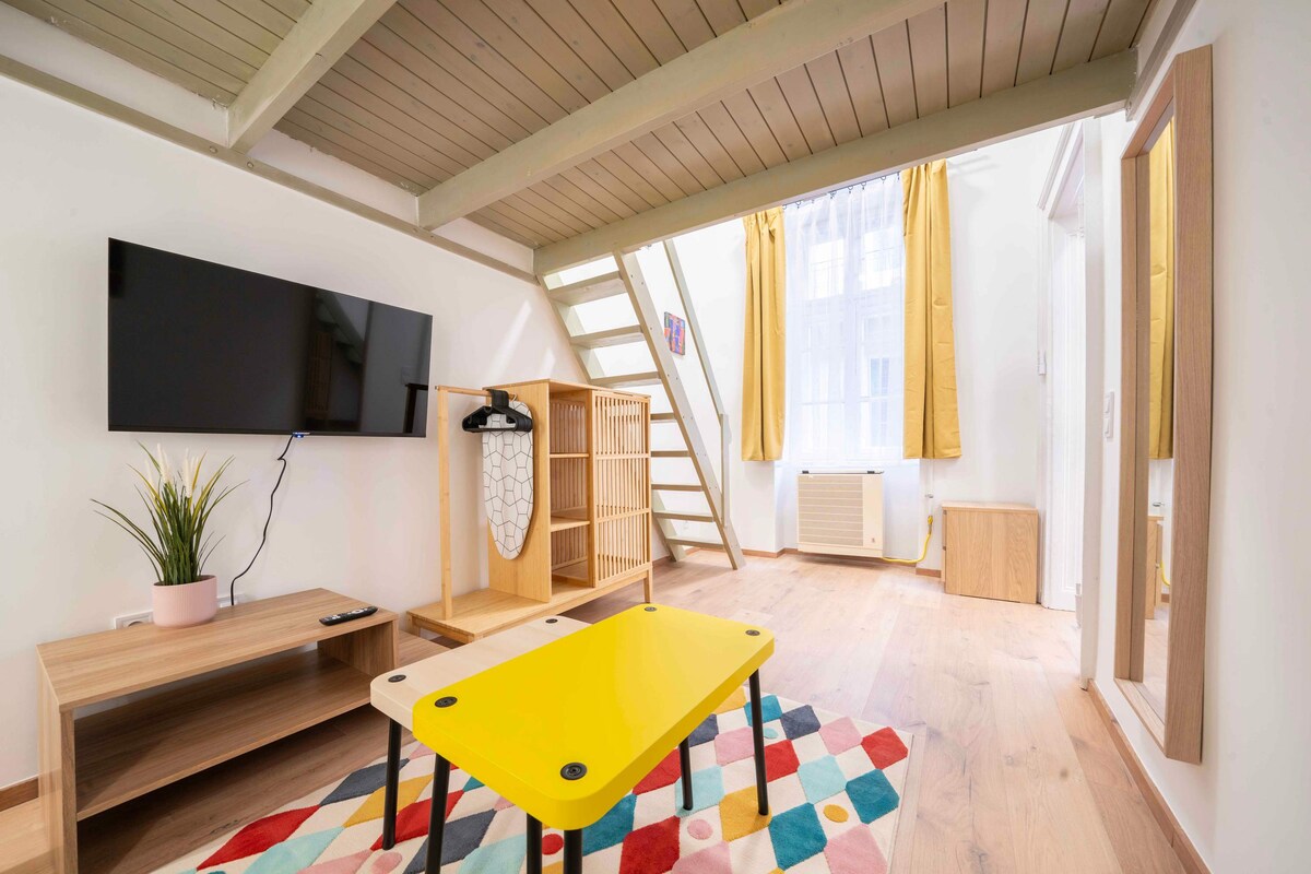 Le Color Loft Dob Eleven - Airbnb