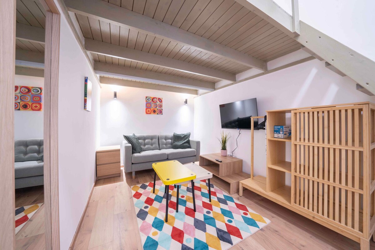 Le Color Loft Dob Eleven - Airbnb