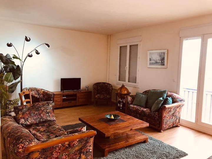 B- Meublé Cosy Centre Ville 4 Pers - Ascenseur - Châteauroux