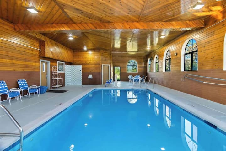 2 Comfortable Stays | Free Breakfast & Indoor Pool - Joliet, IL