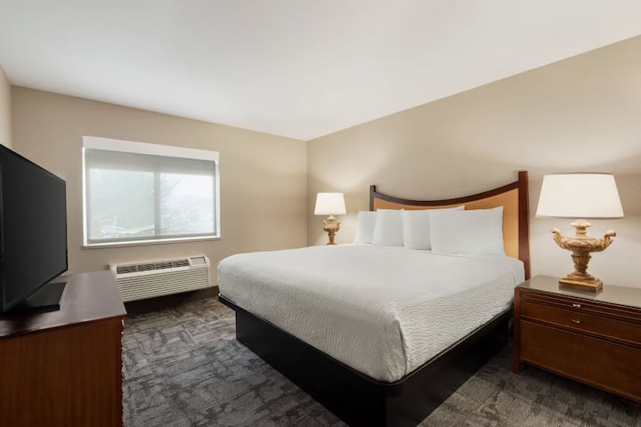 Travelodge Lake Havasu | King Stay Near Bridge - Lake Havasu City, AZ